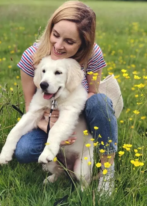 Sophie Rundle so svojím psom, ako ju videli v máji 2019